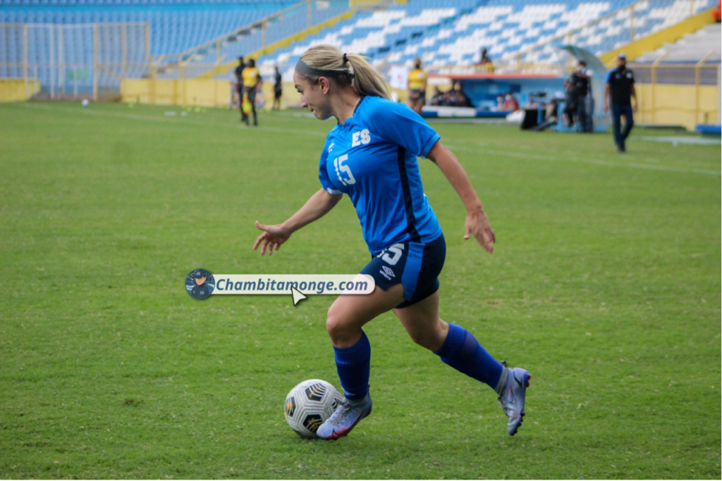 La sensación del momento: Ashley Webb - Chambita Monge